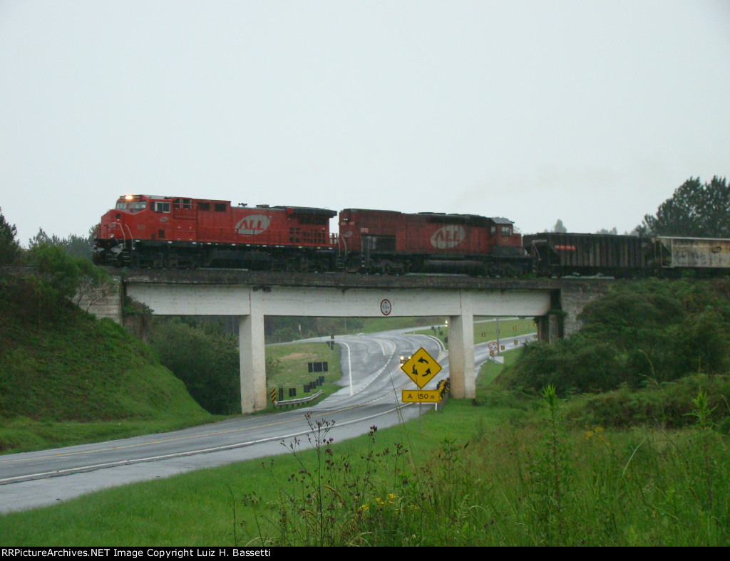 D9-40BBW DASH-9 8305